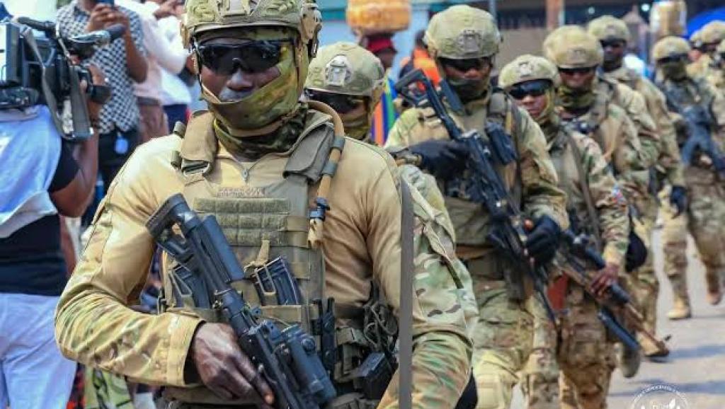 Effort de guerre en RDC : Le FPI remet un chèque de 5 millions USD en ... Effort de guerre en RDC : Le FPI remet un chèque de 5 millions USD en ...